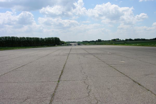 Looking south from centre - Runways Farm