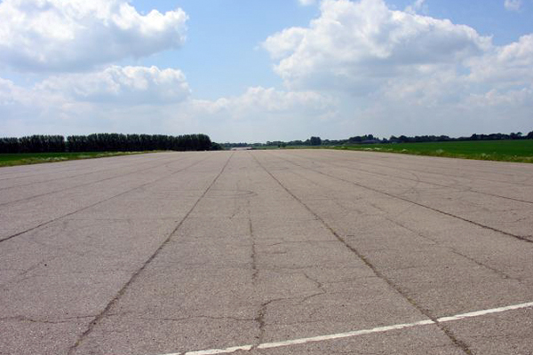 Looking south from north - Runways Farm